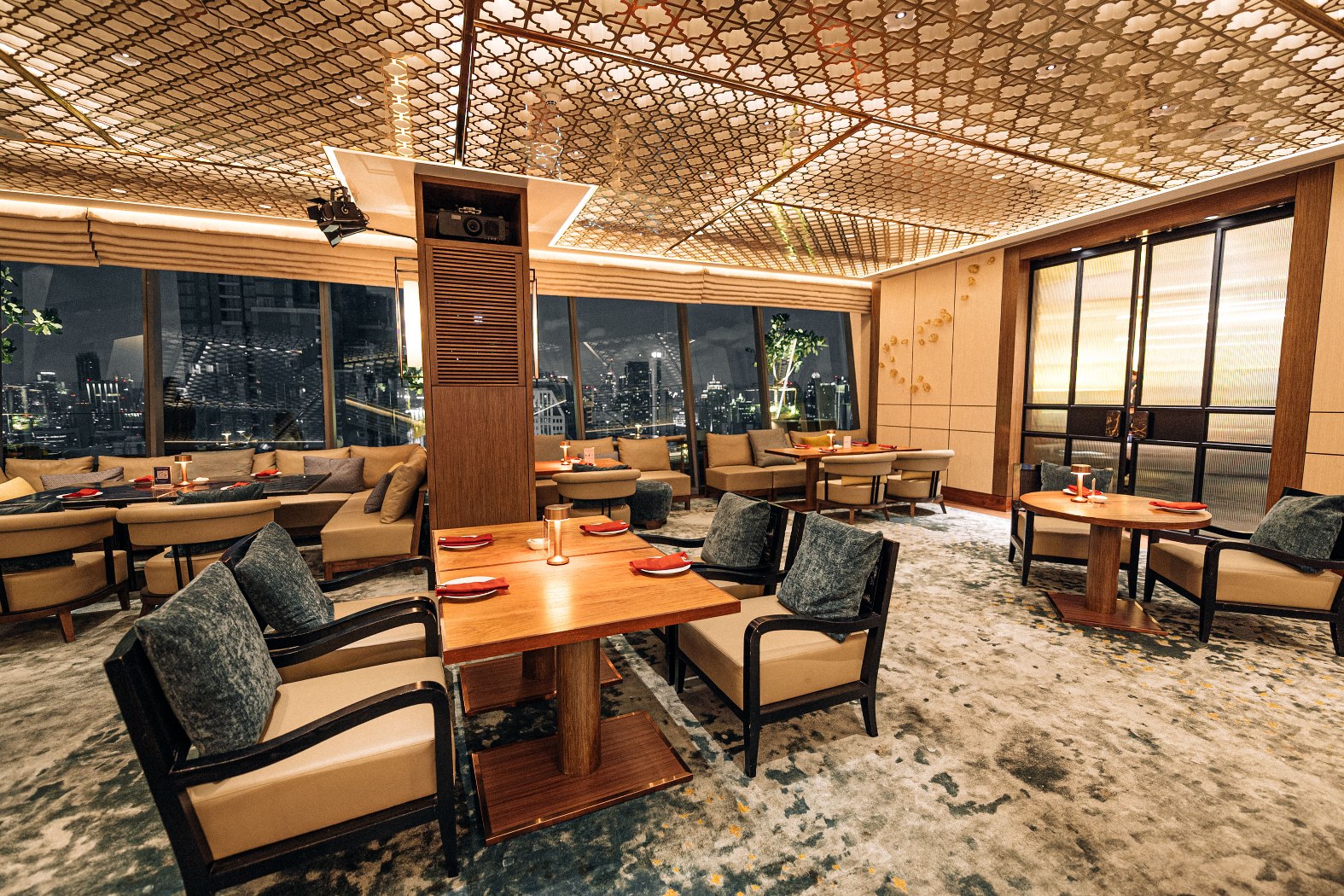 Spectrum Rooftop at Hyatt Regency Bangkok | Skyline Dining - Cocktails ...