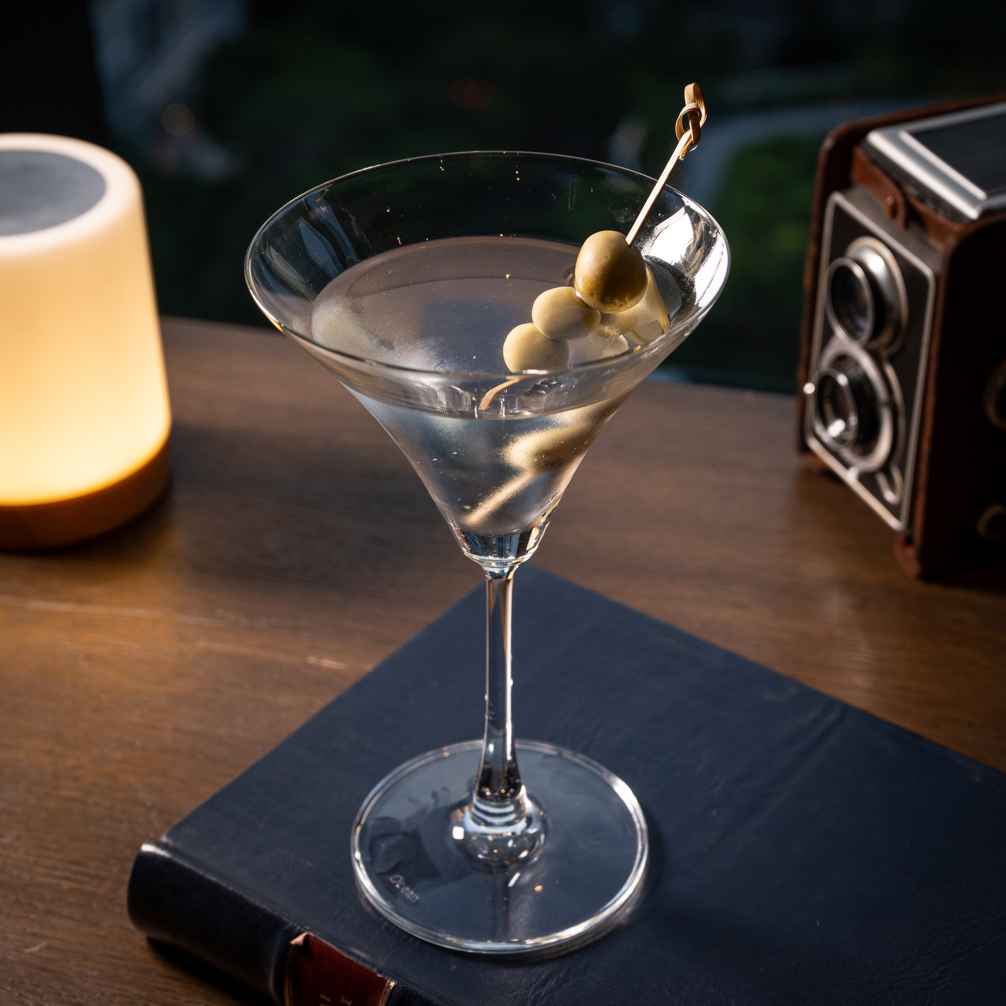 CHAR Rooftop Bar | Skyline Dining & Cocktails | Indigo Hotel Bangkok ...