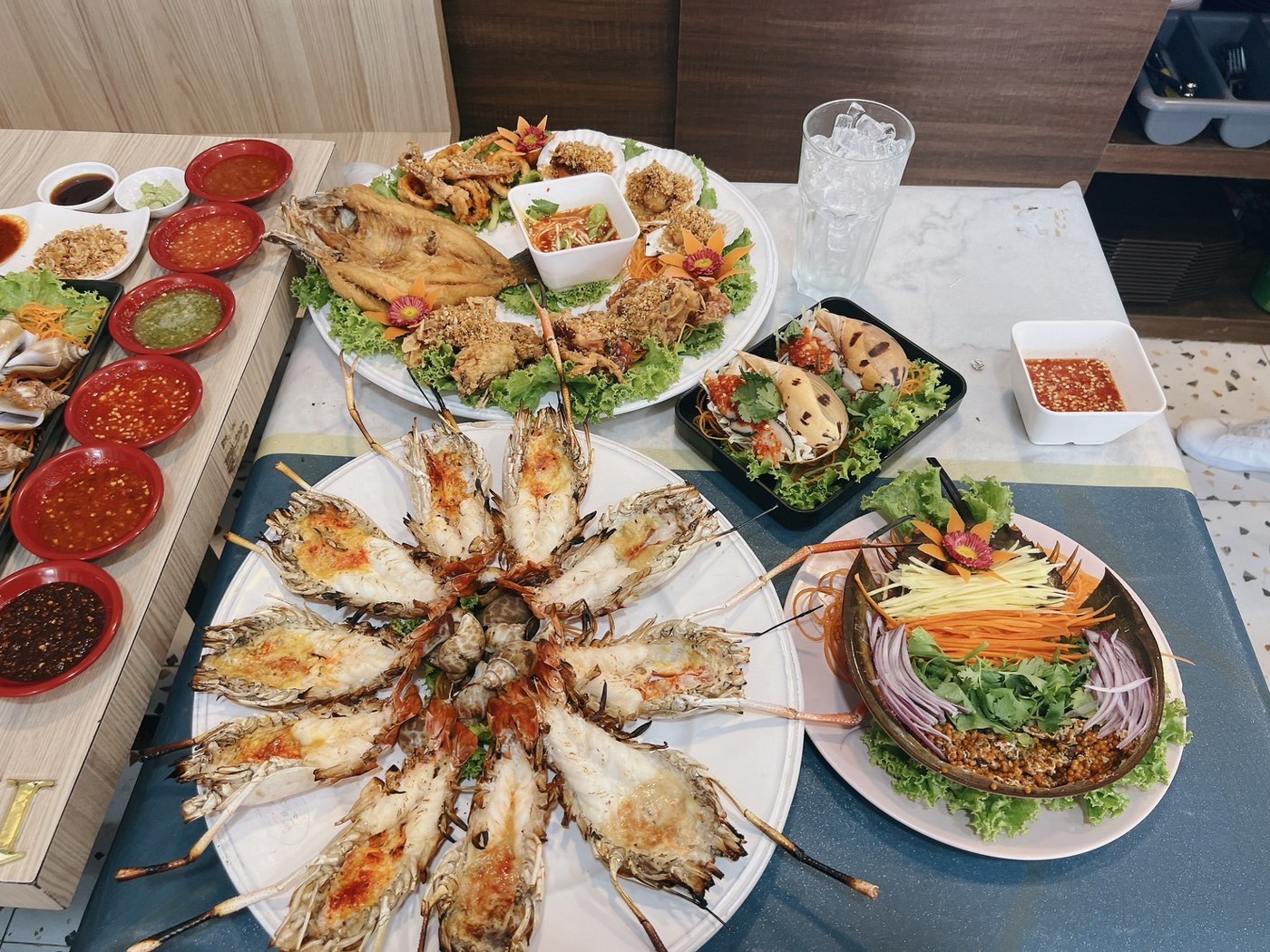 Pen Pen Seafood Buffet | Fresh Seafood Feast - All-You-Can-Eat | Bangkok | Hungry Hub