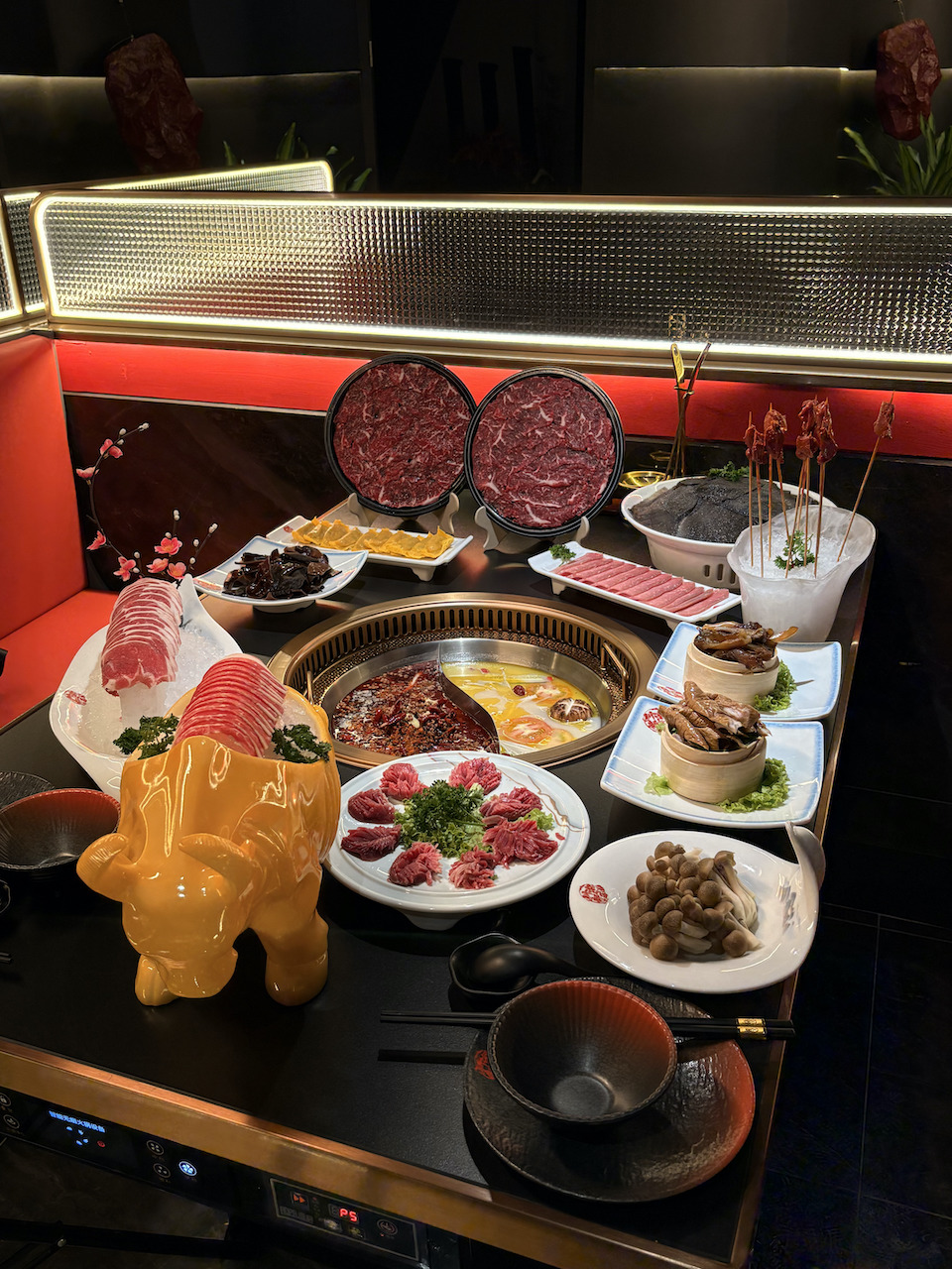 Chuan Yu Bu Luo 川渝部落 | อาหารจีนต้นตำรับในกัวลาลัมเปอร์ | Hungry Hub