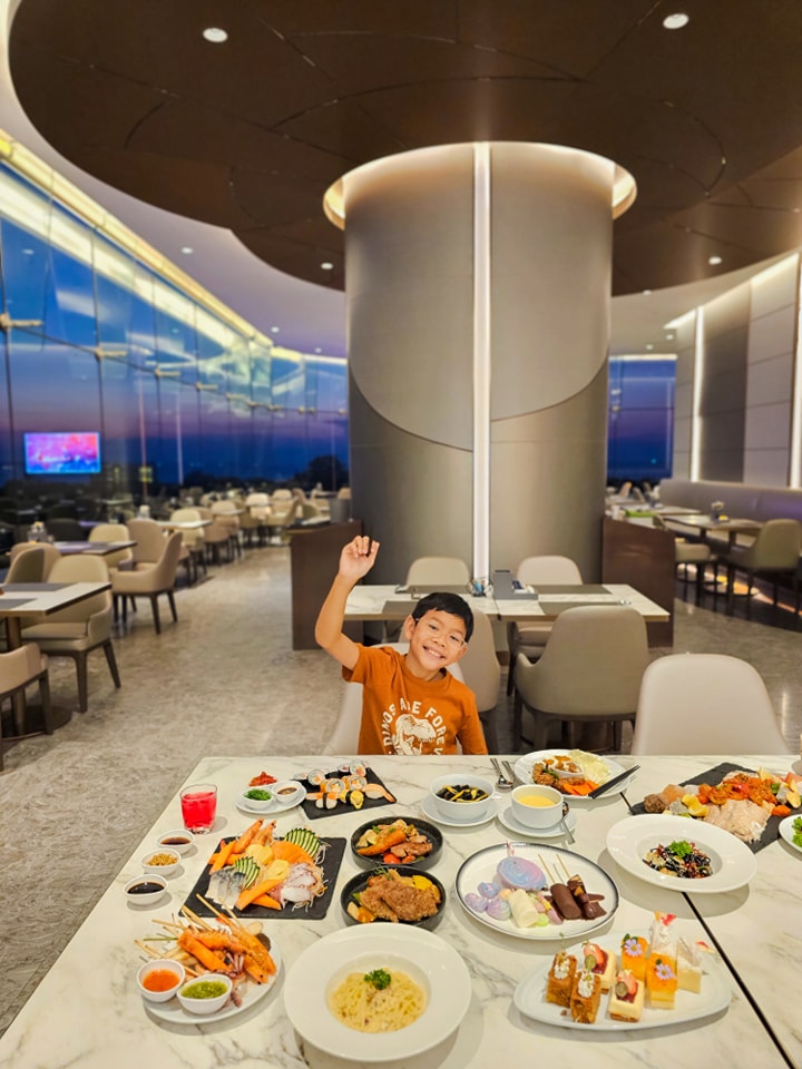 พาน้อง ๆ ไปตะลุยอวกาศพร้อมอิ่มท้องกับบุฟเฟ่ต์สุดอลังการที่ 🚀 𝙂𝙧𝙖𝙣𝙙𝙚