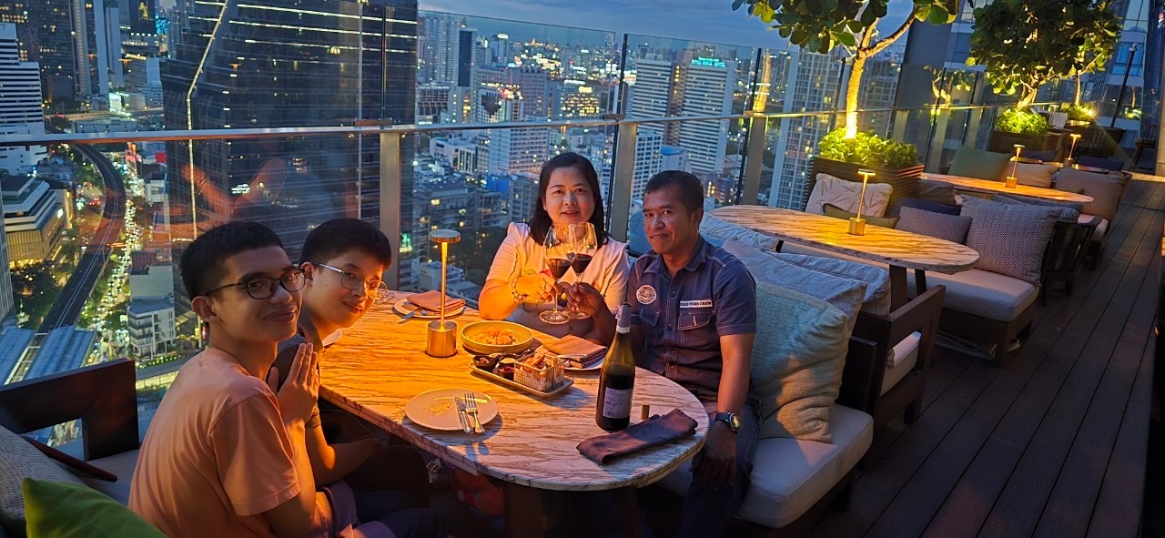 Spectrum Rooftop at Hyatt Regency Bangkok | Skyline Dining - Cocktails ...